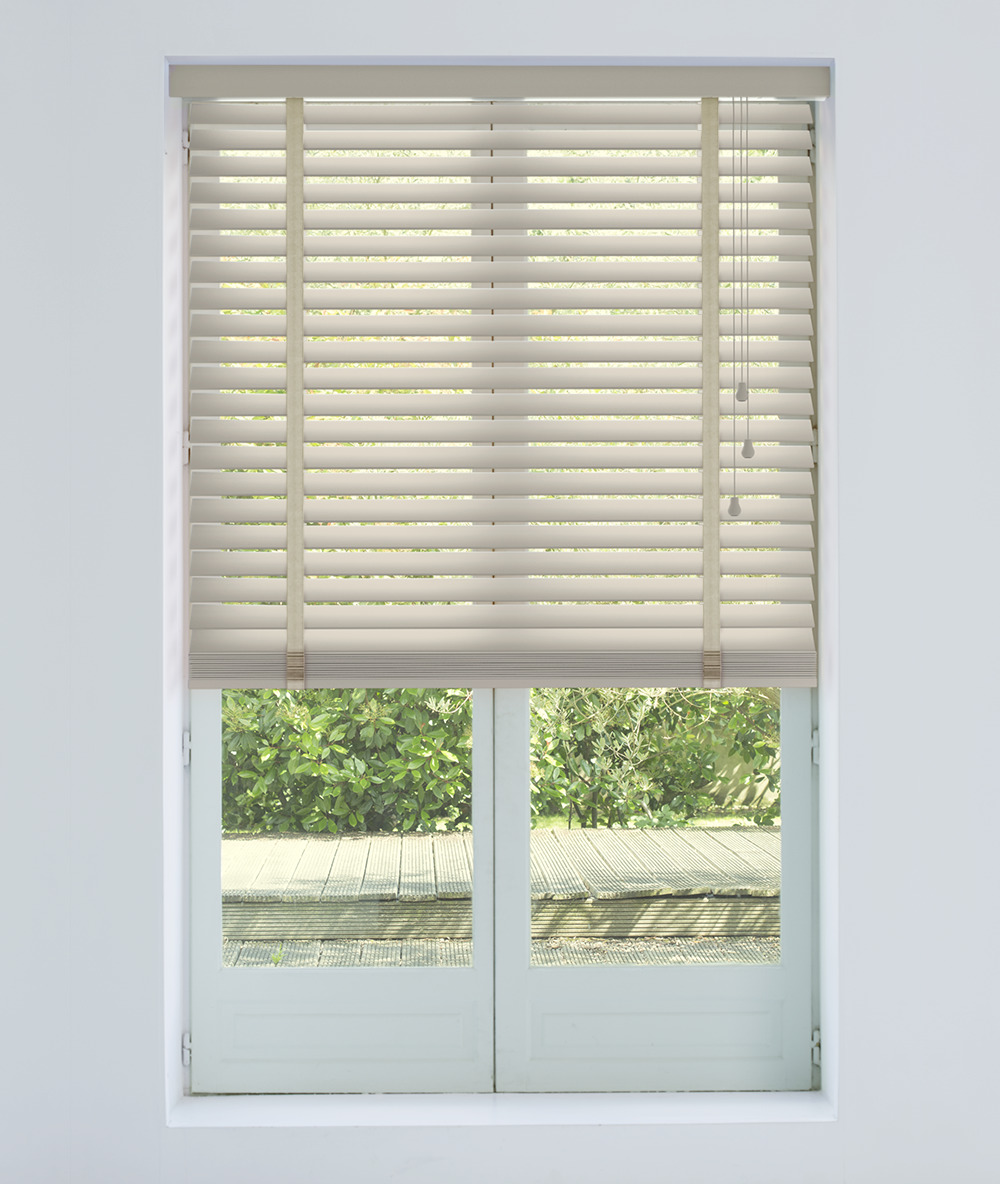 Store vénitien pvc imitation bois sur mesure - Stores Discount