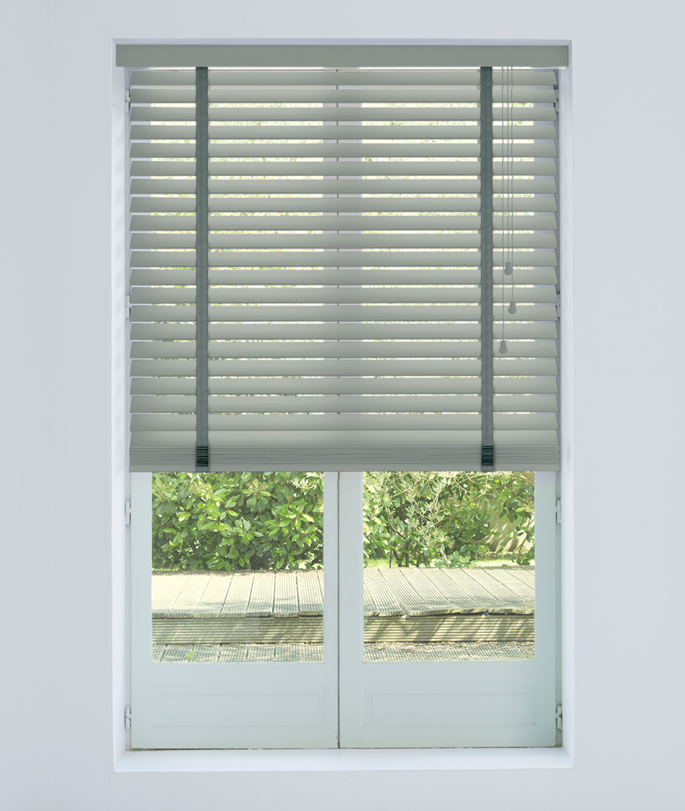 Store vénitien pvc imitation bois sur mesure - Stores Discount
